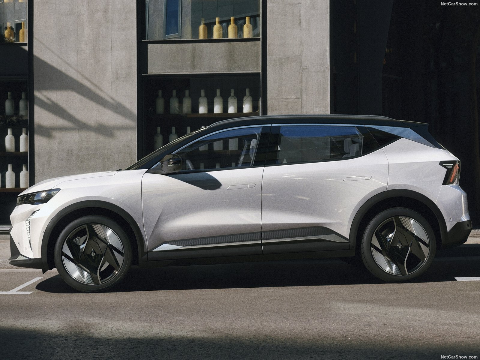 Renault Scenic E-Tech electric: οικογενειακό compact MPV - TheCars.gr