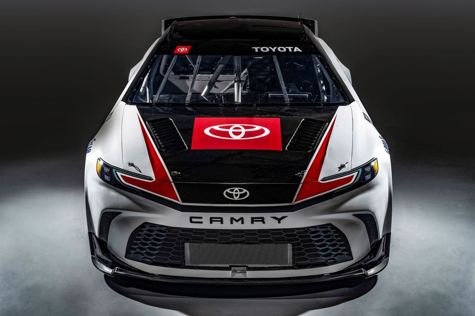 Toyota Camry NASCAR Cup Car: με νέα «πανοπλία» [Βίντεο] - TheCars.gr