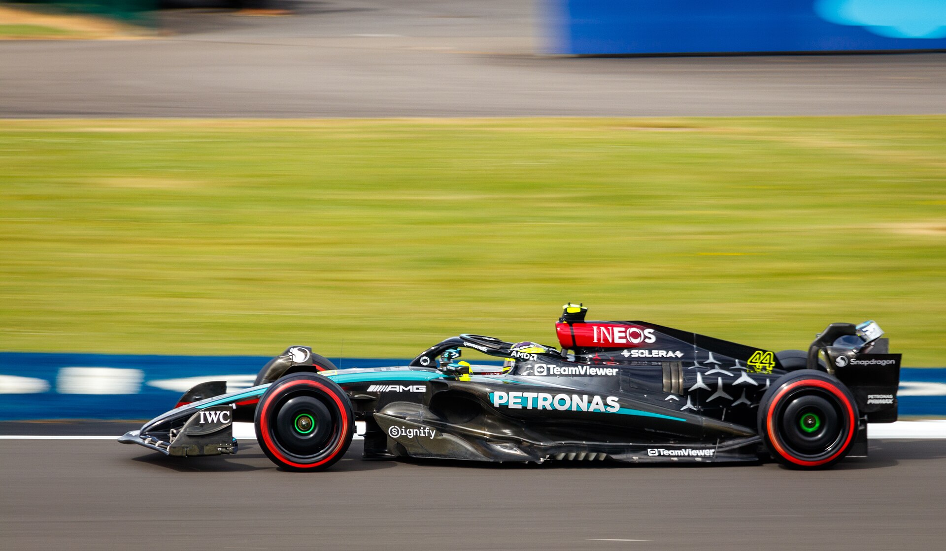 F1: Το μήνυμα της Mercedes για τα 40α γενέθλια του Hamilton - TheCars.gr