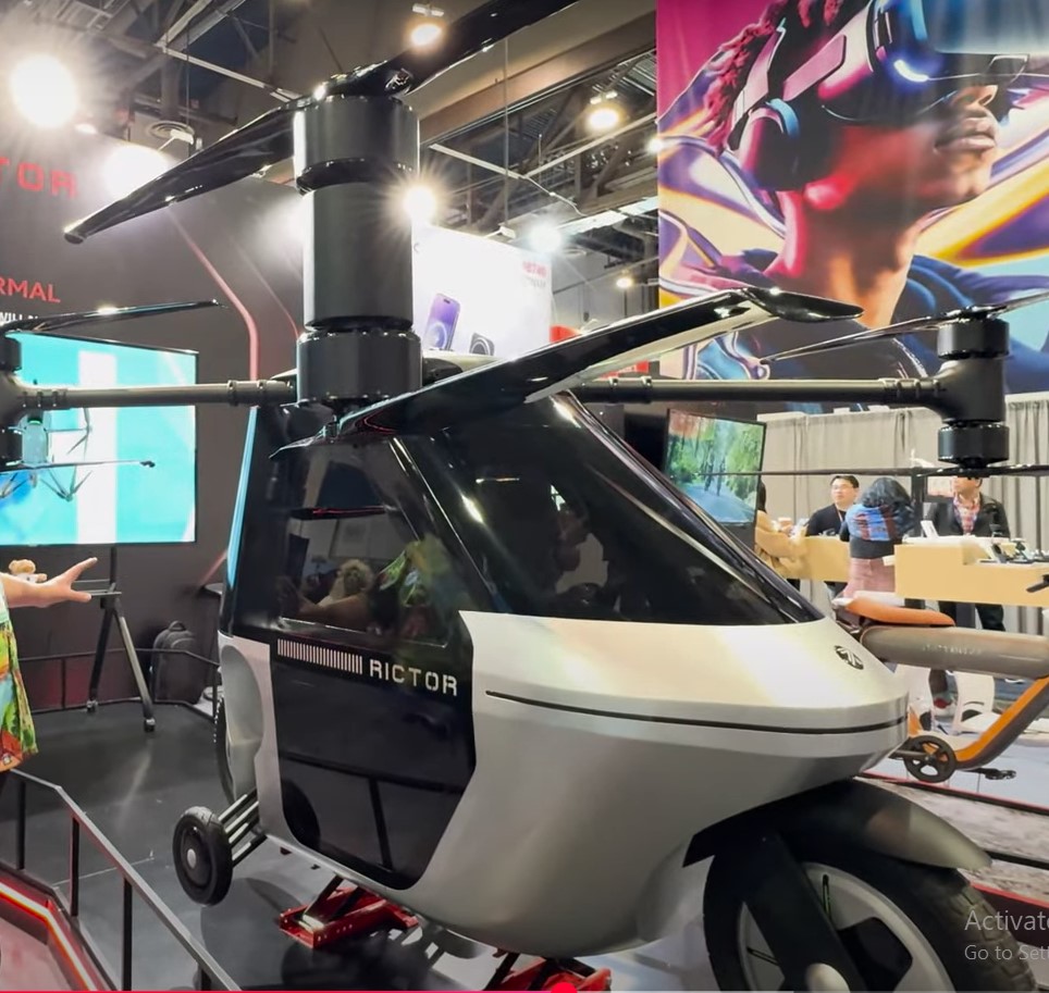 Το...ιπτάμενο σκούτερ που κάνει 10.000$ και ταξιδεύει στον αέρα με 100 χλμ./ώρα - TheCars.gr