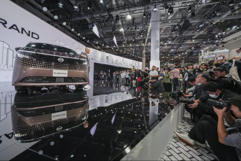 Nissan Elgrand: Το νέο πολυμορφικό που «προκαλεί» τα SUV – Γιατί οι ...